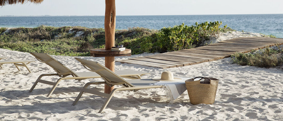 Get Ready For The Sunshine And Learn How to Prepare to Enjoy a Beach ...