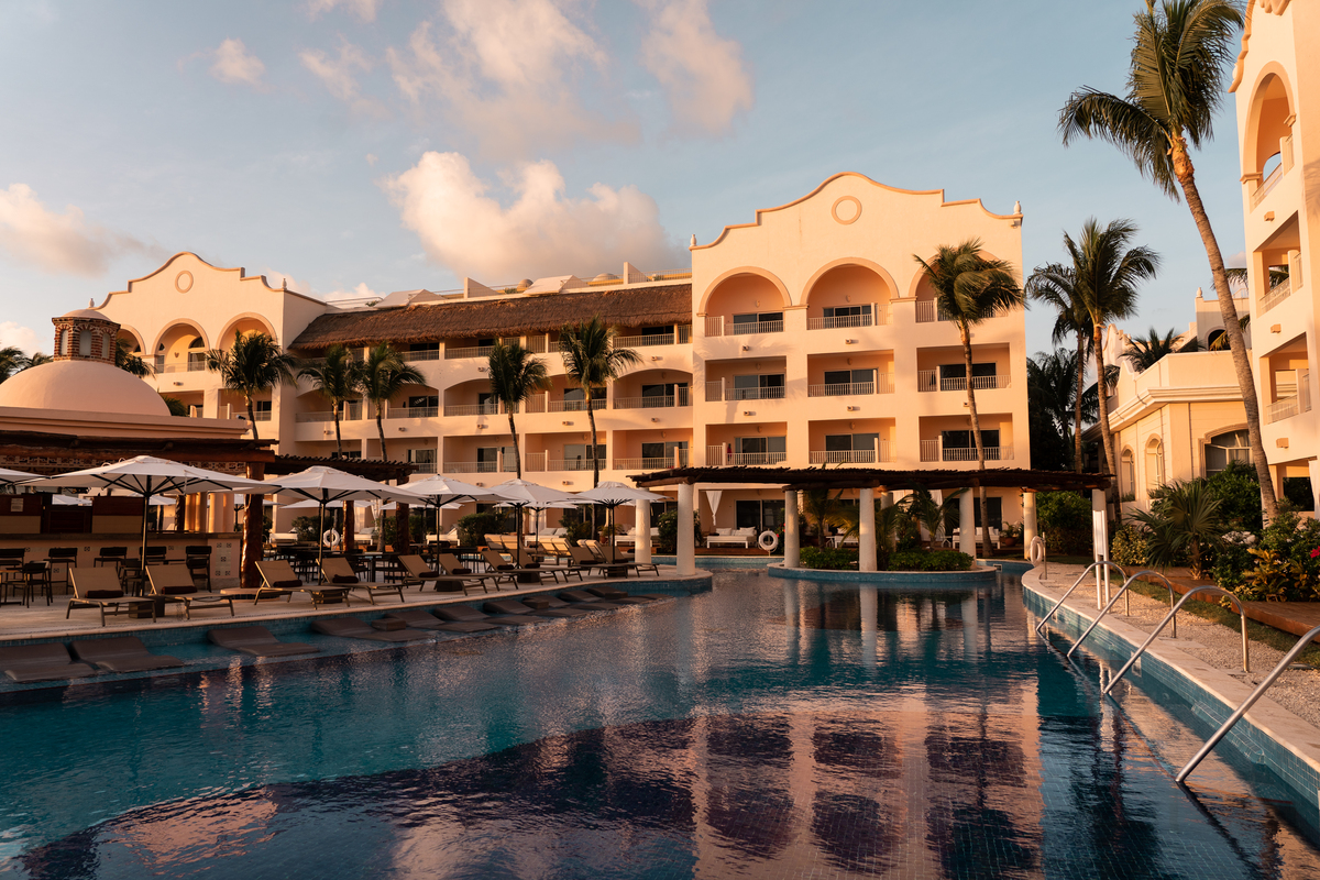 Learn About Earth Hour With The Excellence Collection